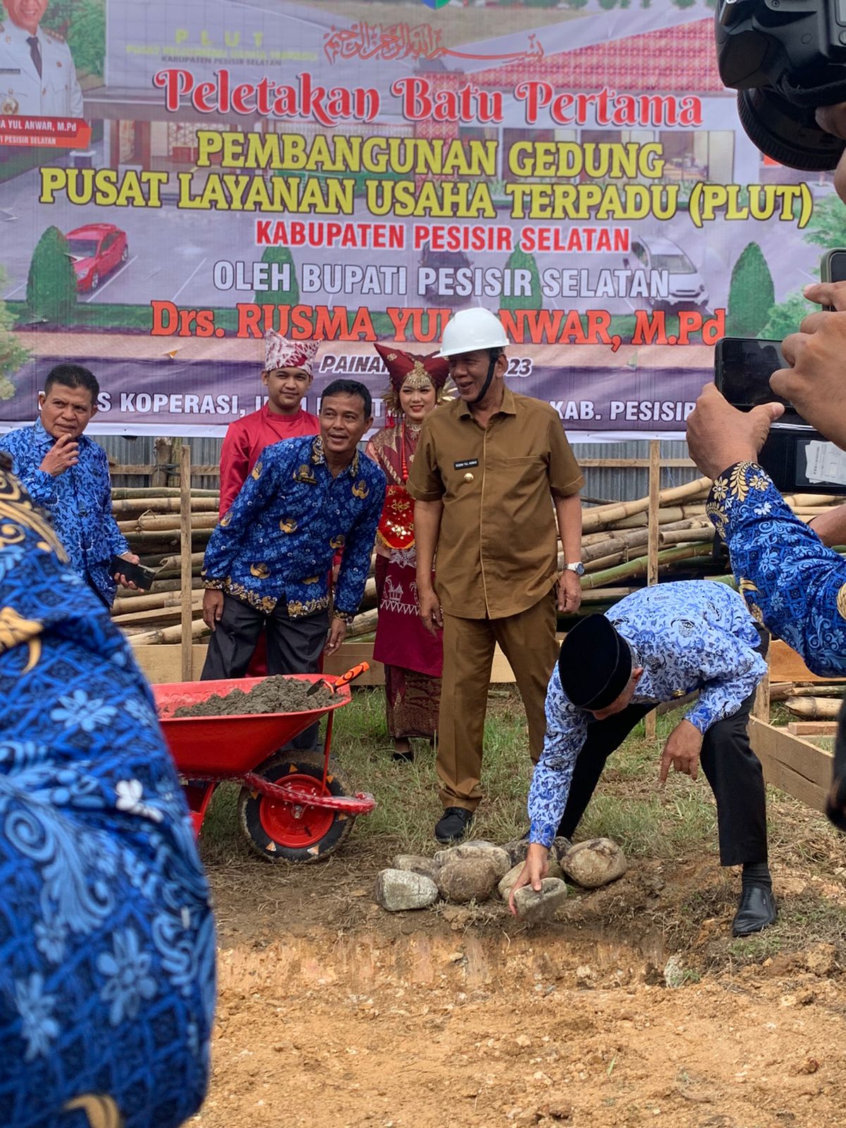 Pemerintah Kabupaten Pesisir Selatan - Bupati Rusma Yul Anwar ...